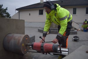 Kjerneboring - i alle betong og mur konstruksjoner.Betong og Bygg AS